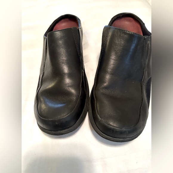 Merrell | Shoes | Merrell Black Leather Mules Heavy Rubber Sole Size 9 ...